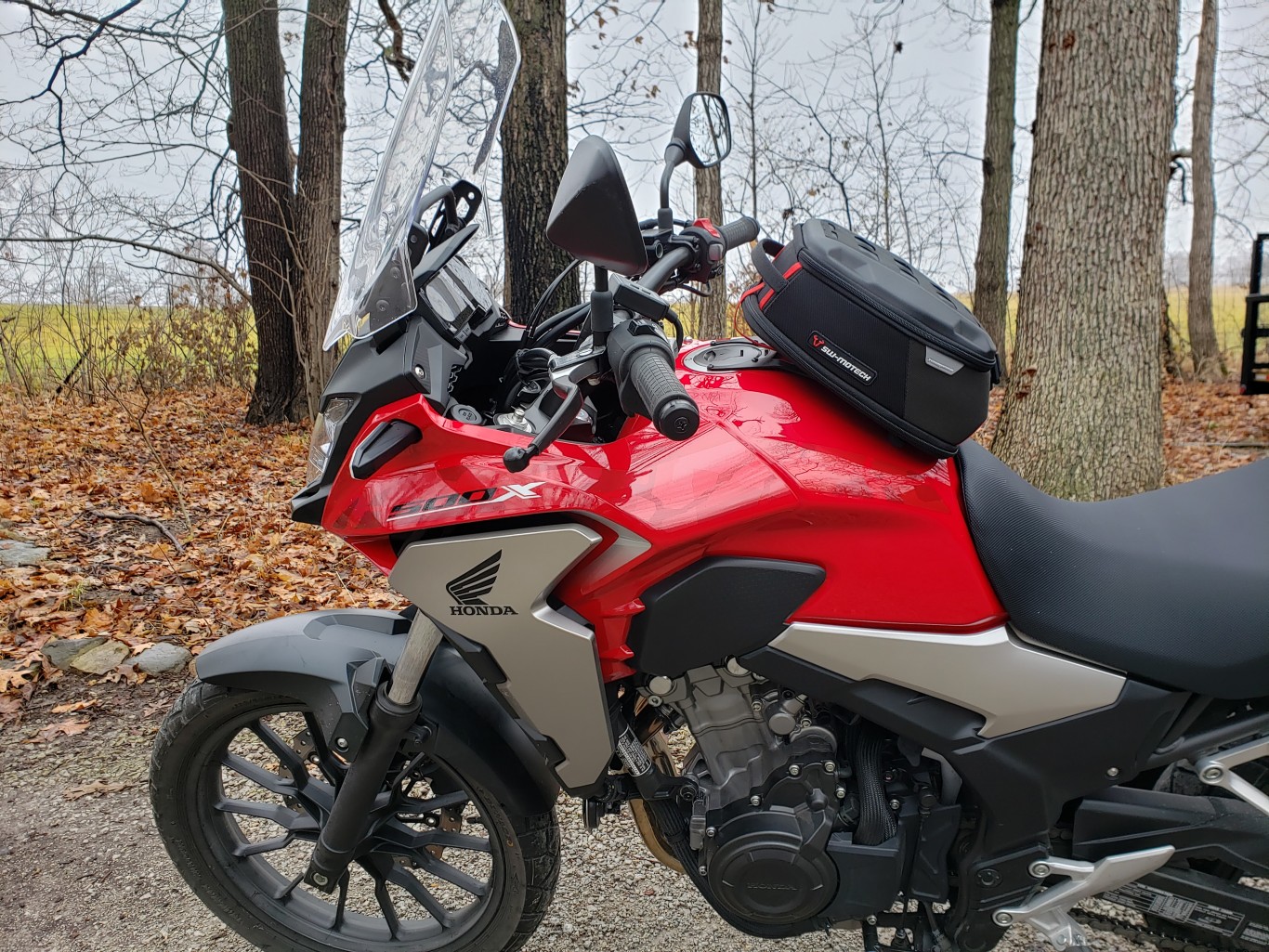 SW Motech PRO Daypack tank bag install. - Modifications, Accessories ...