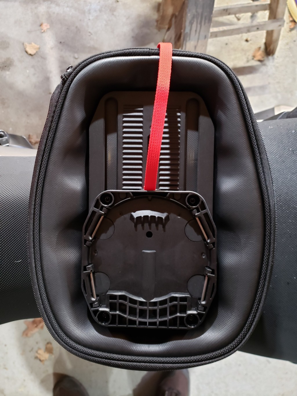 SW Motech PRO Daypack tank bag install. - Modifications, Accessories ...