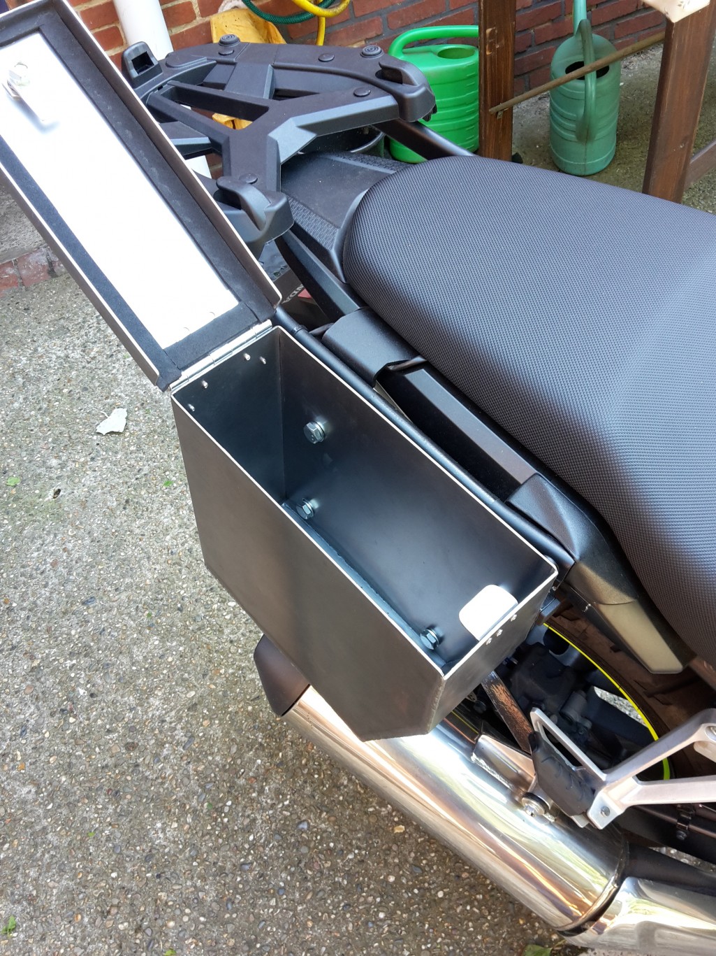 DIY Side Case Rack and Steel Lockable Cases - page 1 - Modifications ...