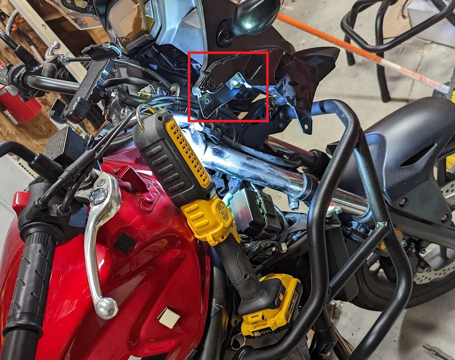 Accessory plugs - page 1 - Lighting, Electrical, and Wiring - Honda CB500X